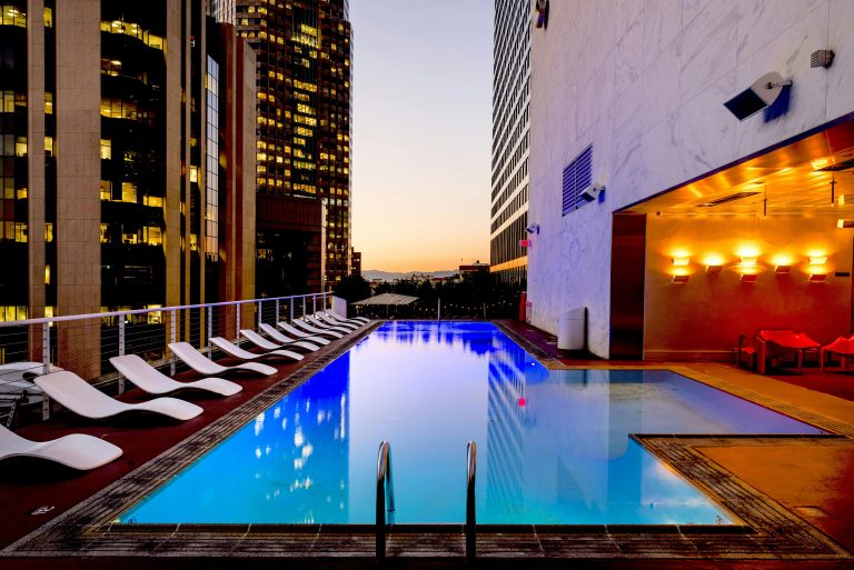 Best Time to Book a Hotel for the Lowest Rates | Travly
